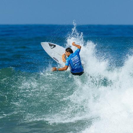 Klaussner vira no fim, e Brasil mantém 100% no Mundial Júnior da WSL