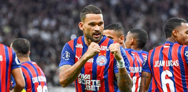 Bahia vence Corinthians fora com gol relâmpago e VAR de 9min