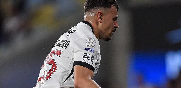 Hugo Moura é exaltado por Renato após dar empate ao Vasco: 'Xodó do grupo'