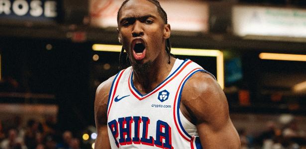 Tyrese Maxey faz 45 pontos e conduz 76ers à primeira vitória na NBA