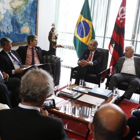 Flamengo vai a Brasília e cobra políticos por mudança tributária