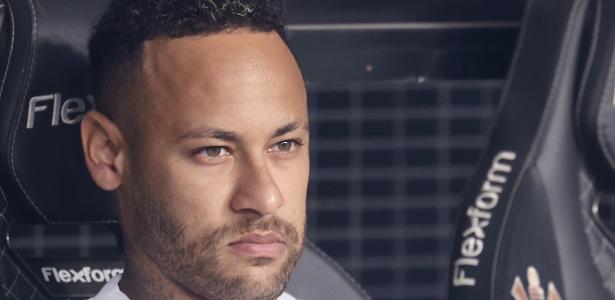 Neymar não sai do banco em derrota do Santos contra o Corinthians