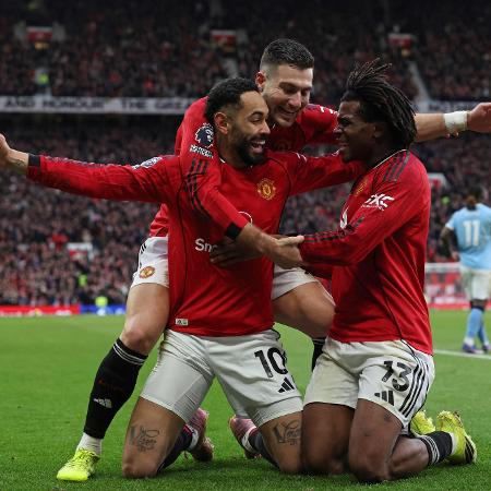 Cunha é garçom, e Manchester United vence o City em clássico inglês