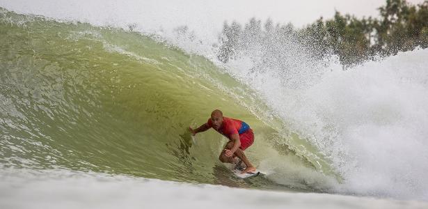 Kelly Slater x Lewis Hamilton - 07/05/2021 - UOL Esporte