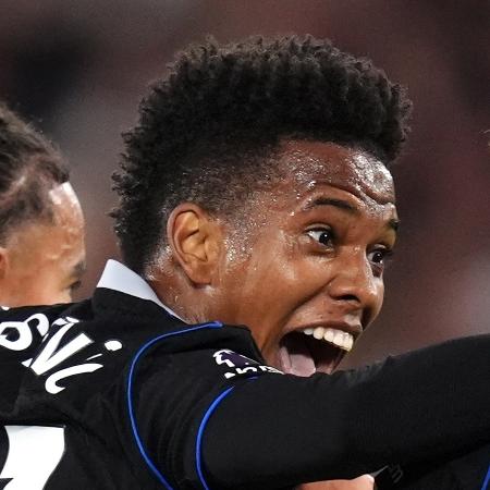 Estêvão é eleito melhor em campo e bate recorde na goleada do Chelsea