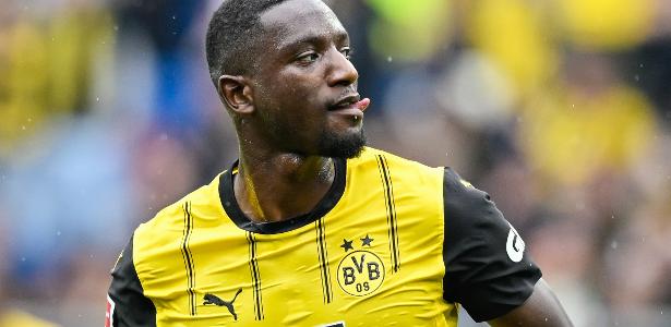 Rival do Fluminense, artilheiro do Dortmund superou Haaland e Lewa