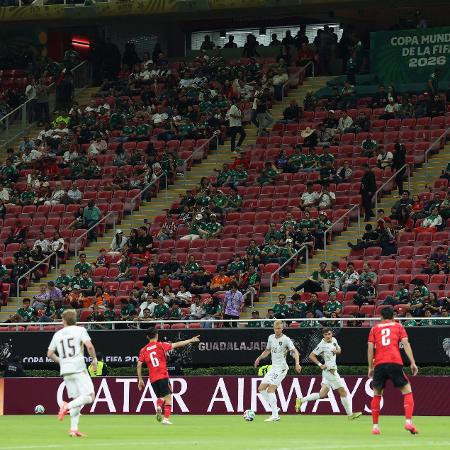 Assentos vazios na Copa reacendem preocupação com preços dos ingressos