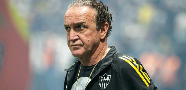 Atlético-MG demite Cuca após derrota para o Cruzeiro