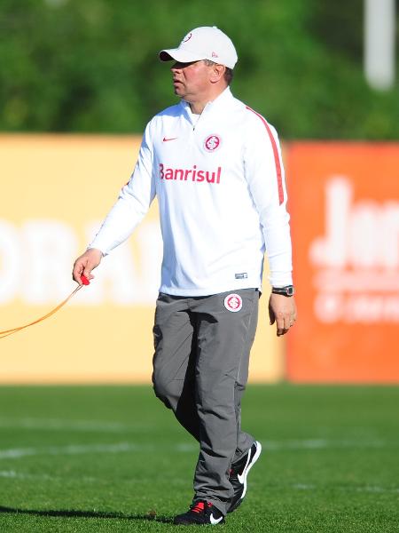 Agora no Juventude, Celso Roth está de volta ao futebol após seis anos