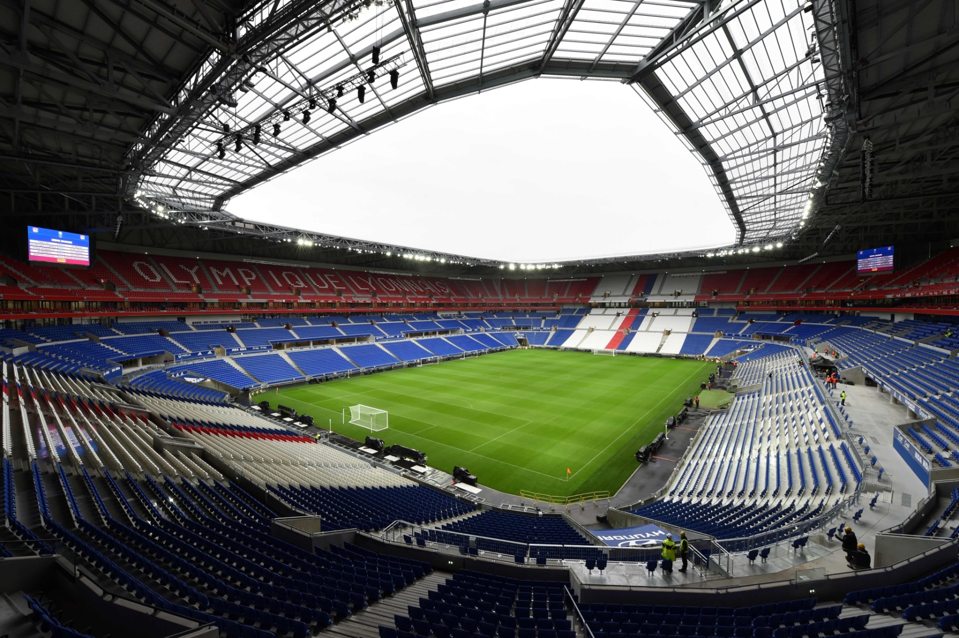 Fotos: Grand Stade, o novo estádio do Lyon - 08/01/2016 - UOL Esporte