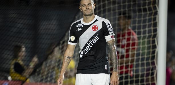 Vasco empata com Atlético-GO e ouve vaias e 'olé' da própria torcida