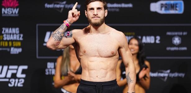 UFC 132: Aleksandre Topuria estreia com vitória dominante