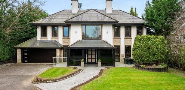 Alisson, do Liverpool, coloca mansão de R$ 31 milhões à venda