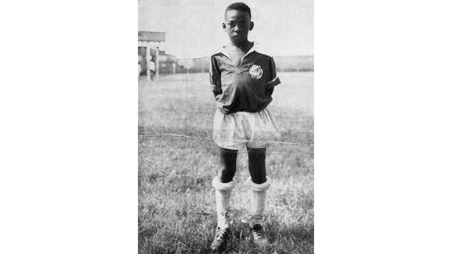 Pelé: na infância, o Rei quase se afogou por não saber nadar