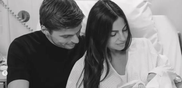 Verstappen festeja o nascimento de filha com Kelly Piquet: 'presente'