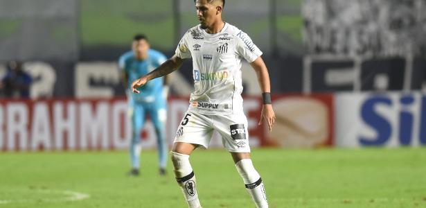 Ivonei comemora chance no Santos com Diniz: "Me dedicando ao máximo ...