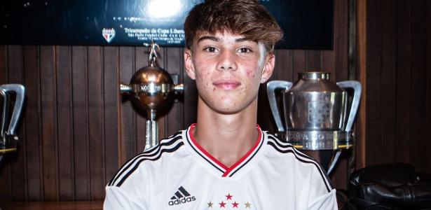 São Paulo: multa de R$ 339 milhões em contrato de lateral da base