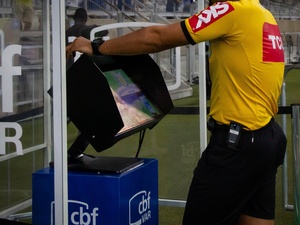 Brasileiro-2020 terá mais de 200 árbitros habilitados para atuar como ...