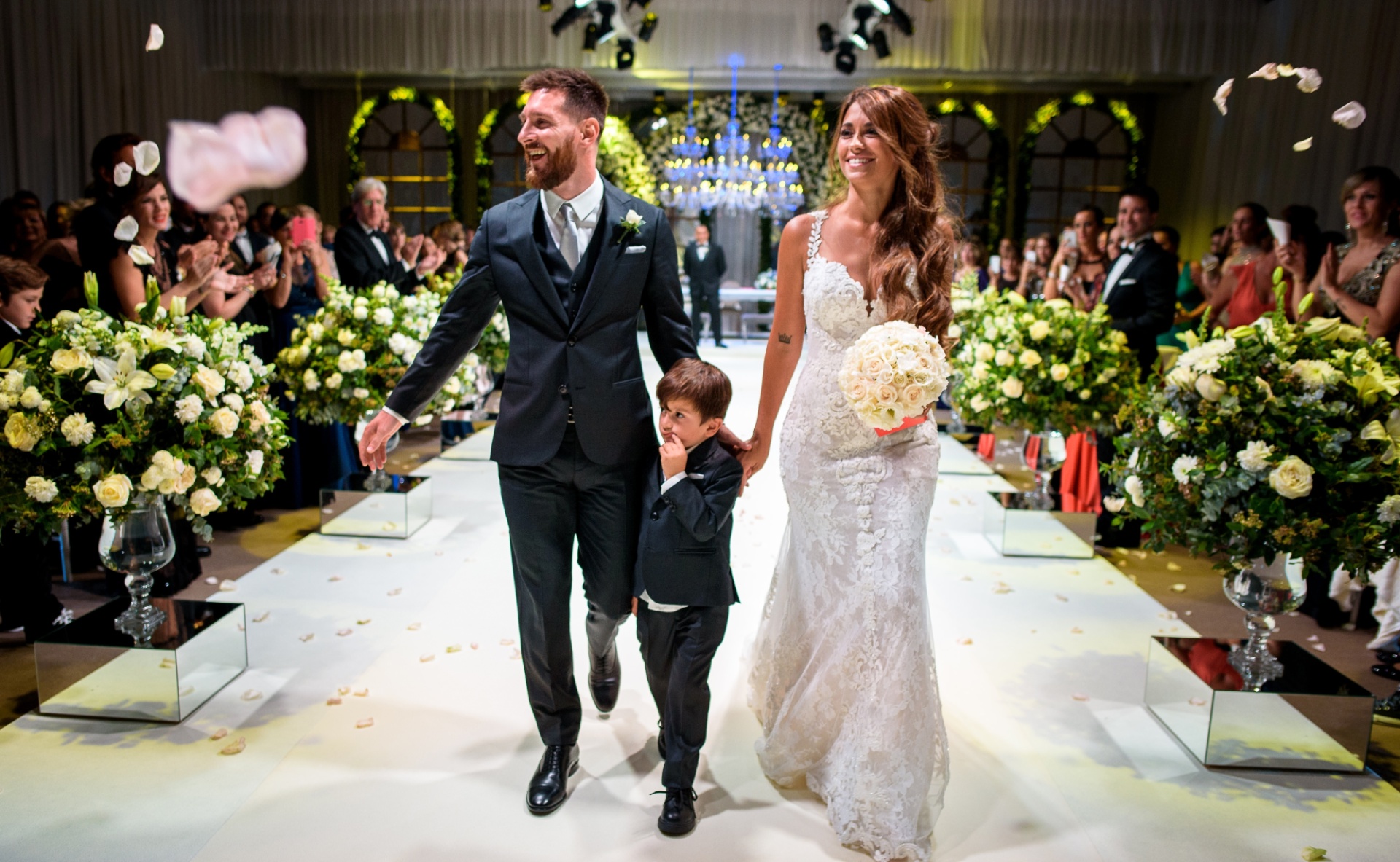 Lionel Messi e Antonella Roccuzzo se casam em cerimônia na Argentina ...