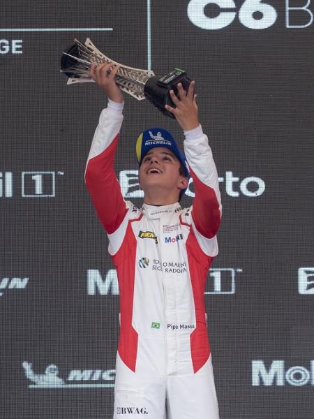 Filho de Massa se torna mais jovem vencedor da Porsche Cup em estreia