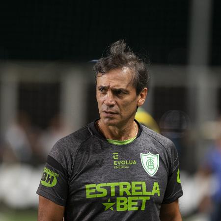 Brasileirão: América-MG demite técnico Fabián Bustos