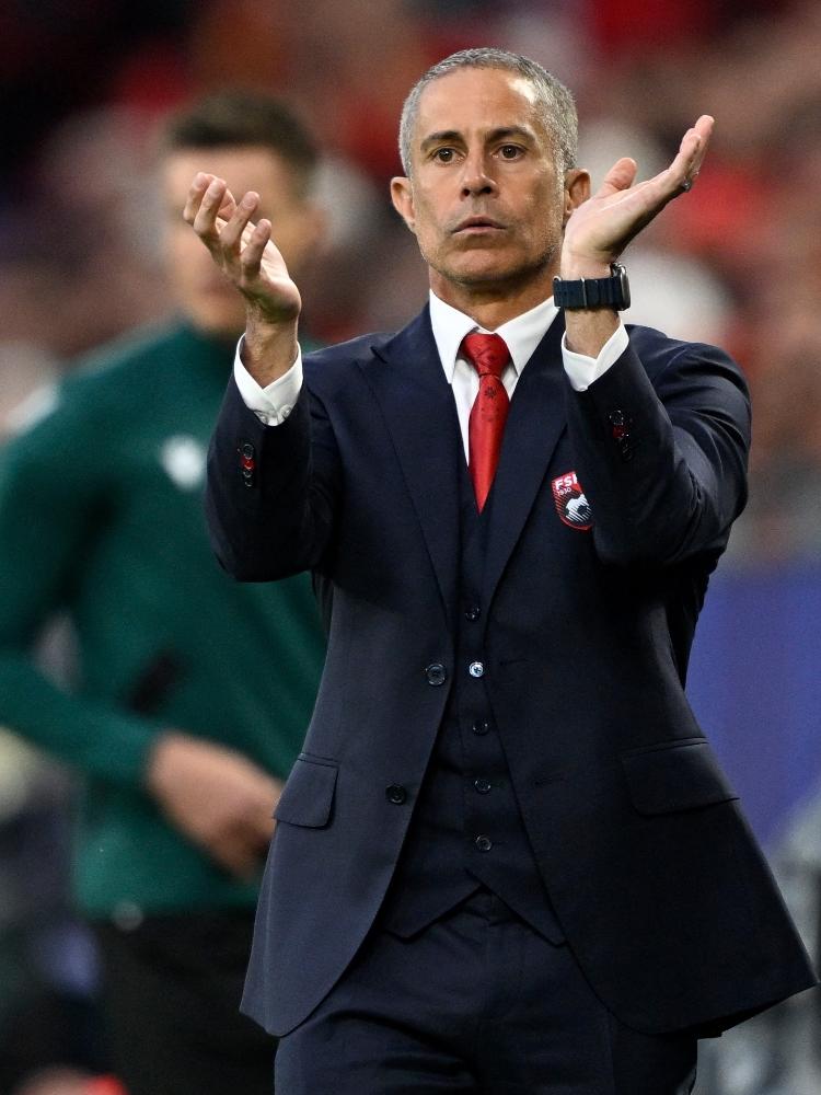 Que Tite tenha aprendido com Sylvinho como se deve enfrentar a Croácia