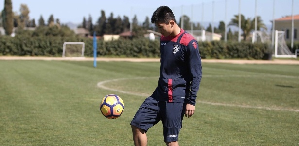 Cagliari anuncia 1º reforço norte-coreano da história do futebol ...