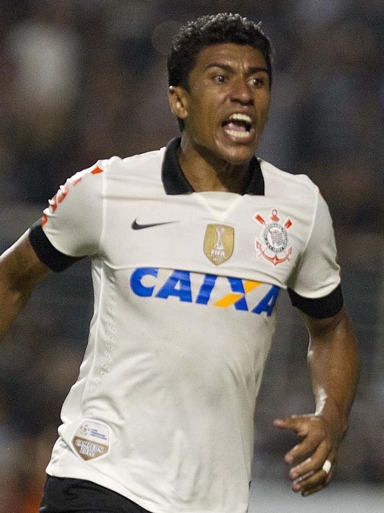 Chegada de Paulinho aumenta número de 'trintões' no elenco do Corinthians