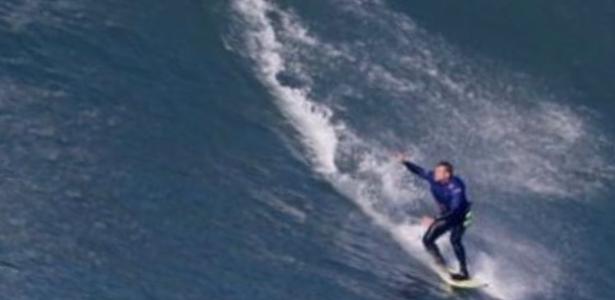 'Sonho realizado', diz ex-meia Rodrigo Beckham sobre surfar em Nazaré