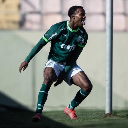 Palmeiras compra Edney, promessa da base, em definitivo