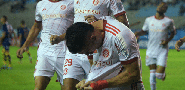 Borré desencanta, Inter vence Delfín e embola grupo na Sul-Americana