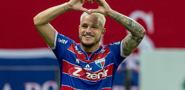 Após "erro" no Santos, Lucas Crispim vê Lahm como inspiração em nova ...