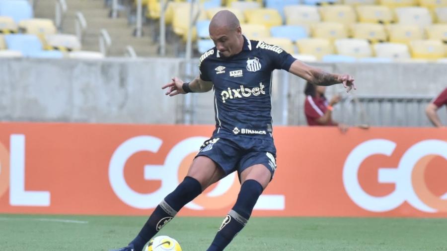 Santos tem volta de Maicon aos titulares para pegar o Goiás