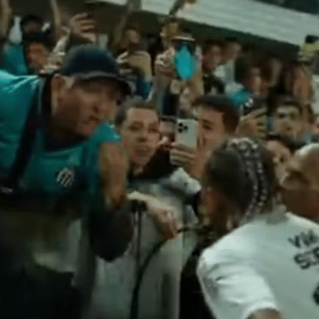 Santos: Organizada cobra Neymar por discussão com torcedor