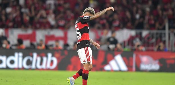 Como Flamengo pensa futuro de Carrascal após expulsão e hostilidade