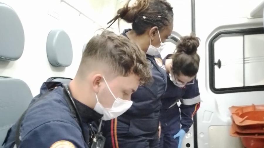 Sem tempo pro VAR: o jogo do Brasil a bordo de uma ambulância do Samu