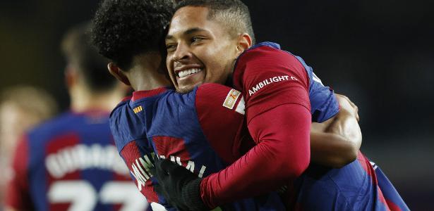 Por que Barça cogita peitar liga para vender Vitor Roque ao Palmeiras