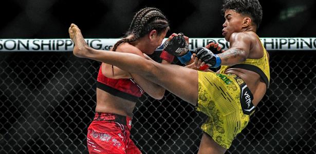 Iasmin Lucindo domina ex-desafiante ao título e vence no UFC Rio