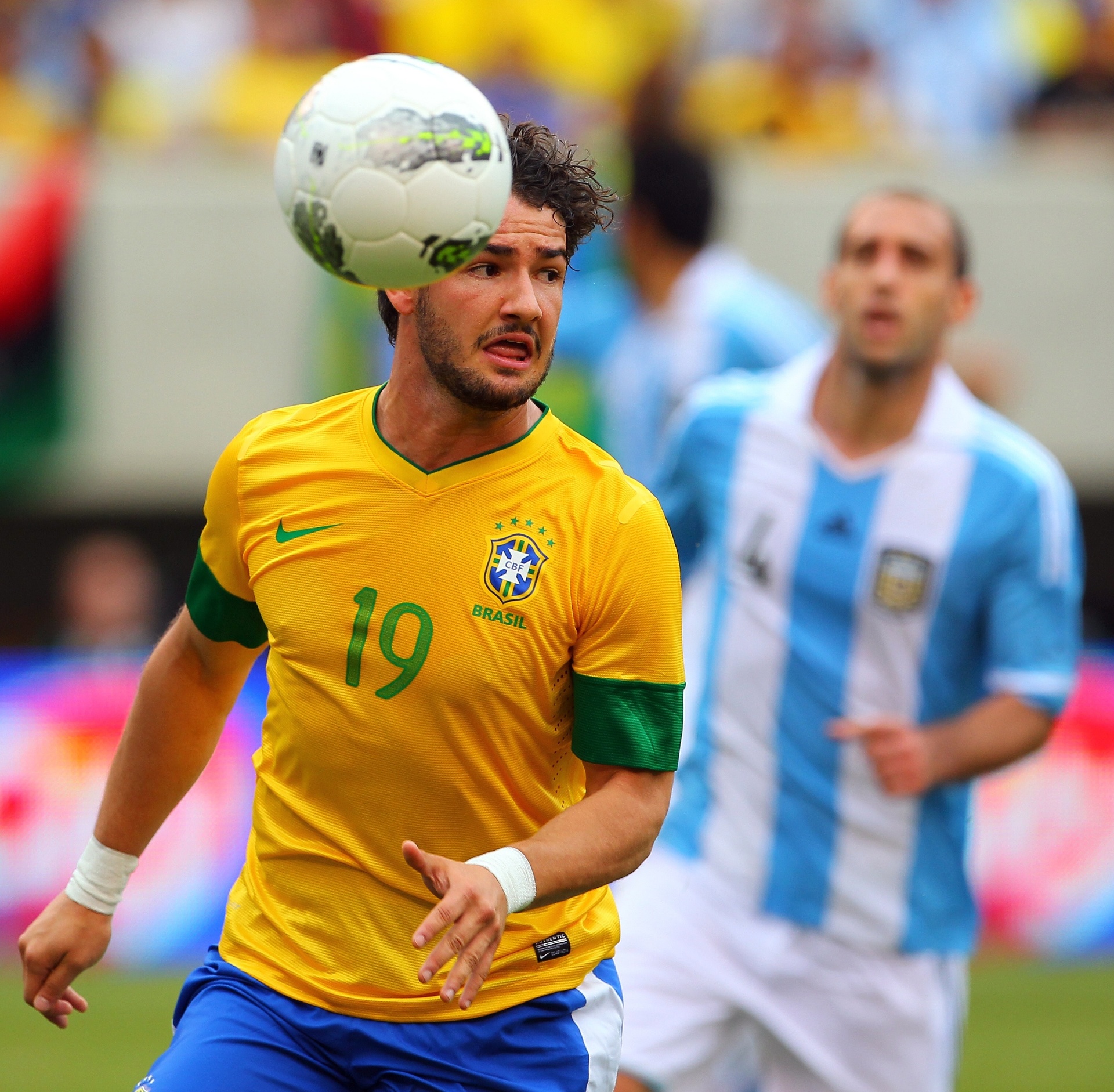 CBF lança novos uniformes da seleção brasileira e descarta calção ...