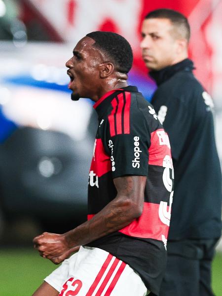 Flamengo vence o Vitória pela Copa do Brasil