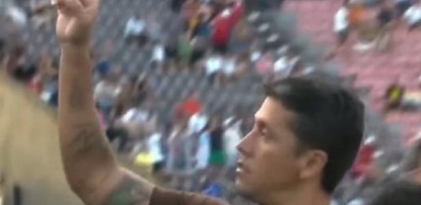 São Paulo: Carpini faz gesto para torcida após gol de Lucas