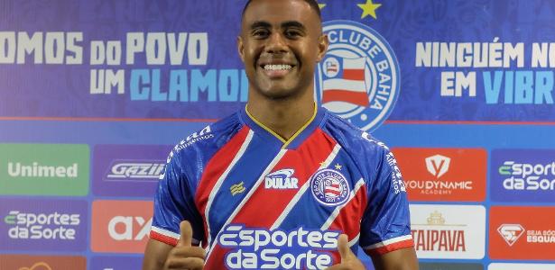 Bahia anuncia contratação do volante Erick, que estava no Athletico