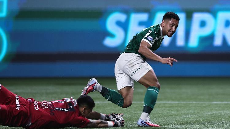 Vitor Roque brilha, Palmeiras vence Santos e abre vantagem para o Fla