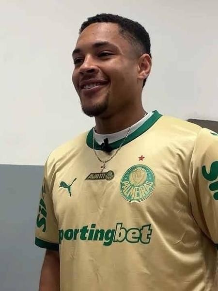 Palmeiras: Empresário diz que Vitor Roque deve ficar por 2 anos