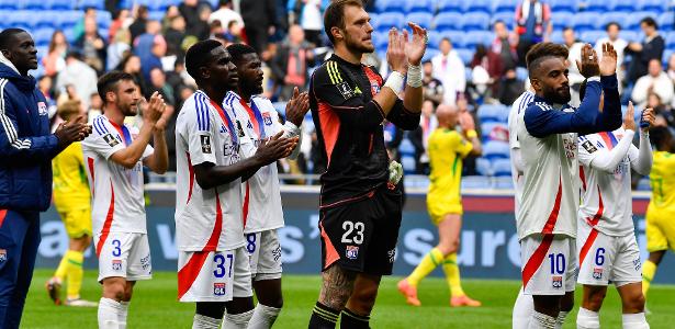 'Melhor do mundo': Lucas Perri recebe elogios de técnico do Lyon