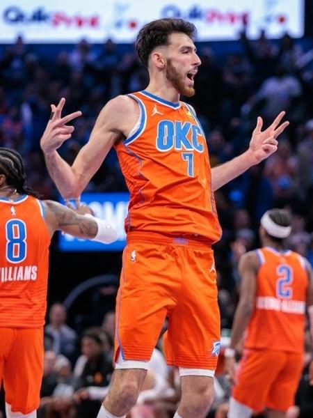 NBA: Thunder bate Suns e iguala recorde de melhor início de temporada
