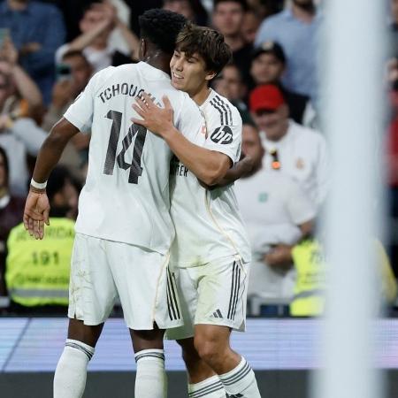 Real Madrid vence o Oviedo pelo Espanhol em jogo com vaias a Mbappé