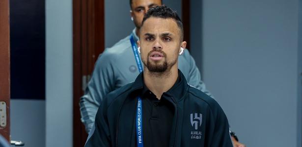 Palmeiras segue interessado em Michael, ex-Flamengo