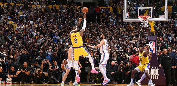 LeBron: Quem é o homem que não pegou celular para filmar recorde