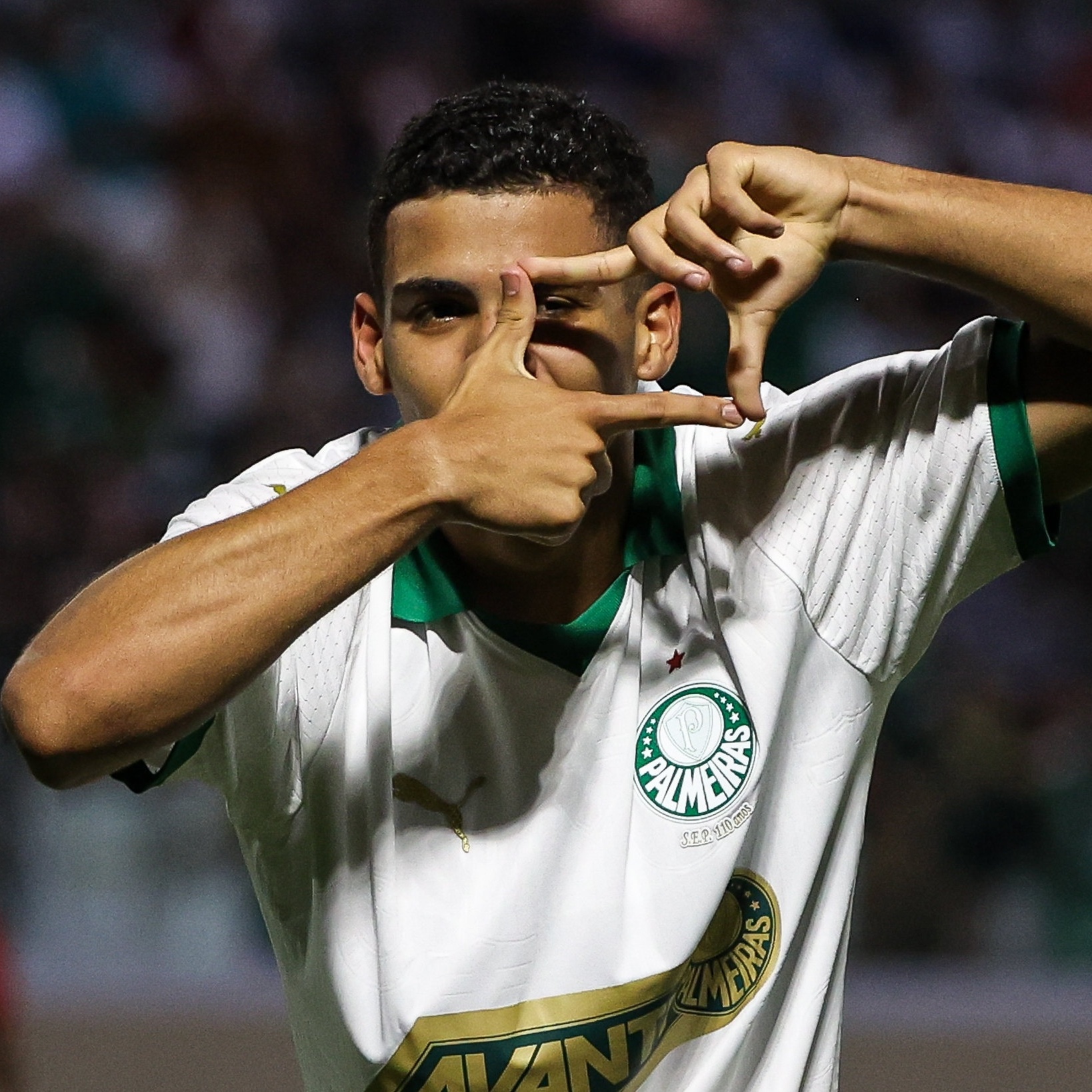 arthur ponta esquerda